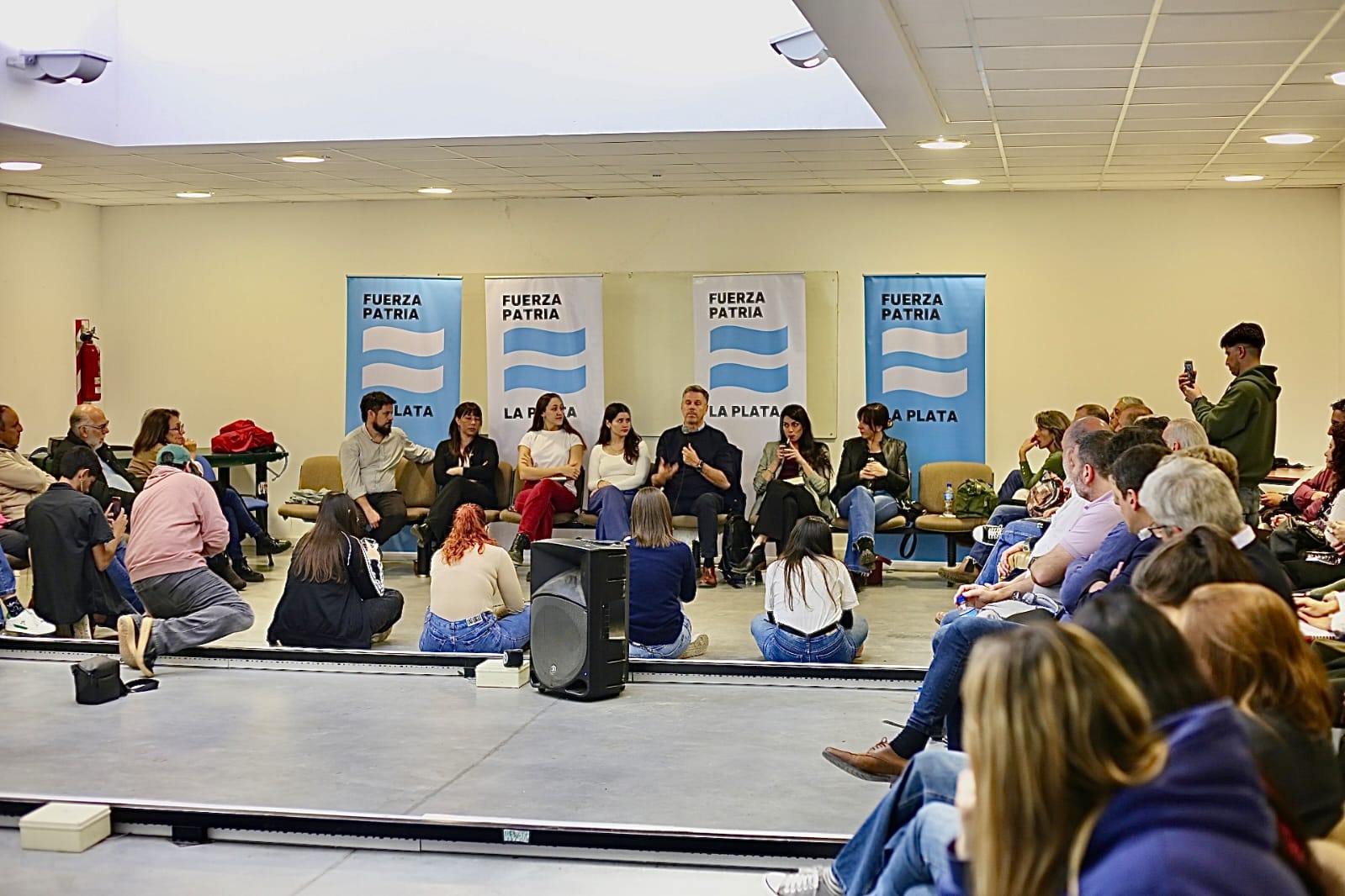 Con respaldo académico y estudiantil, Fuerza Patria profundiza una ...