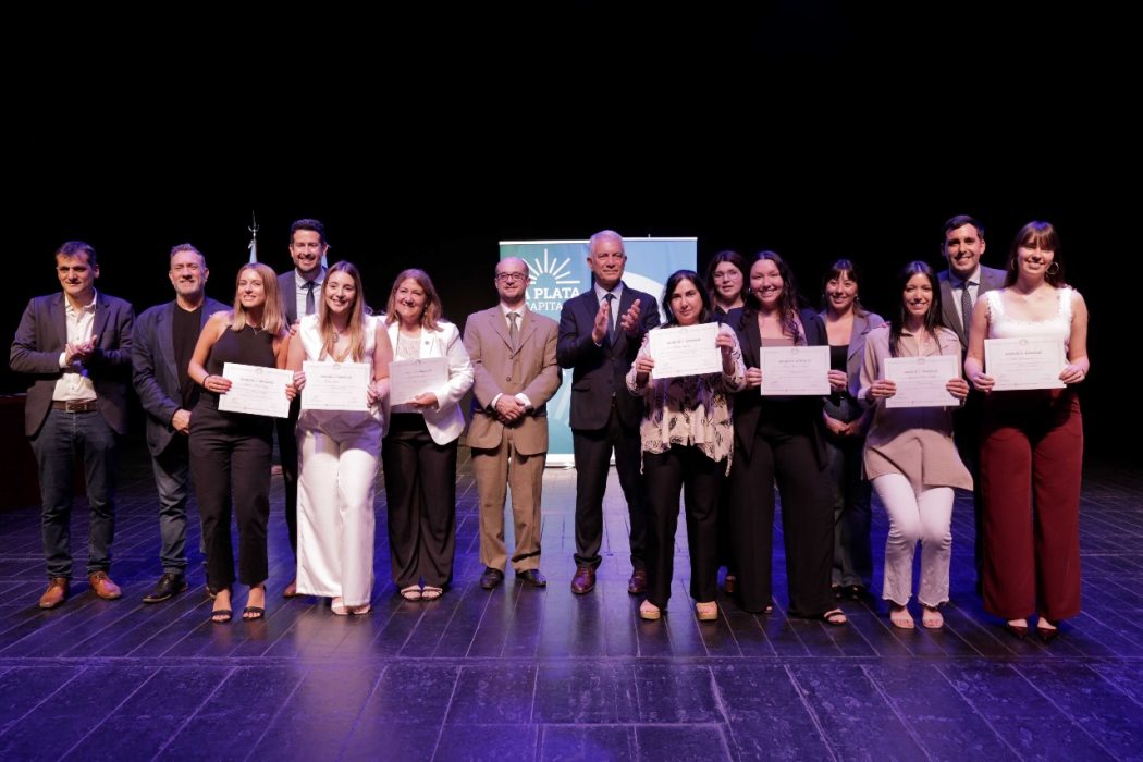 Premiaron a estudiantes con mejores promedios de los distintos niveles ...